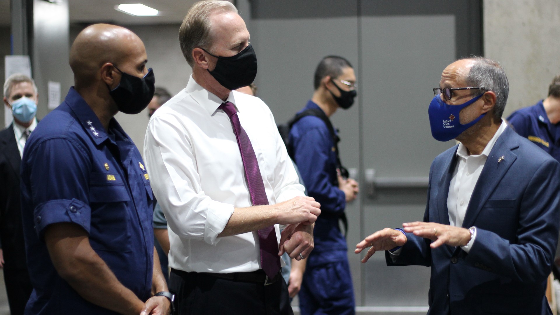 U.S. Surgeon General visits San Diego Convention Center, Helix lab ...