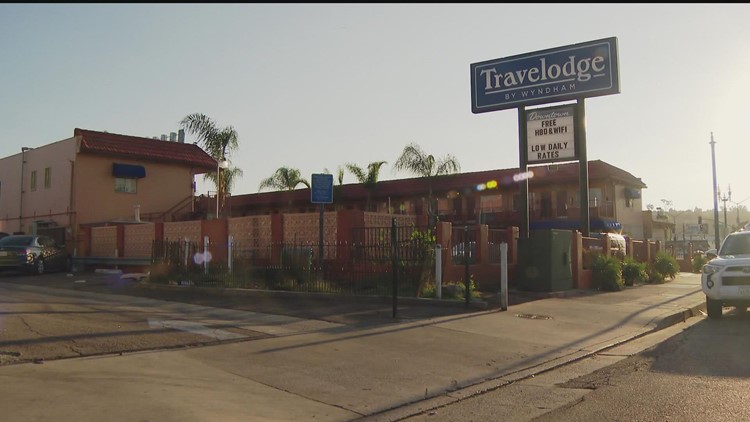 Review: Living Without Magazine | cbs8.com