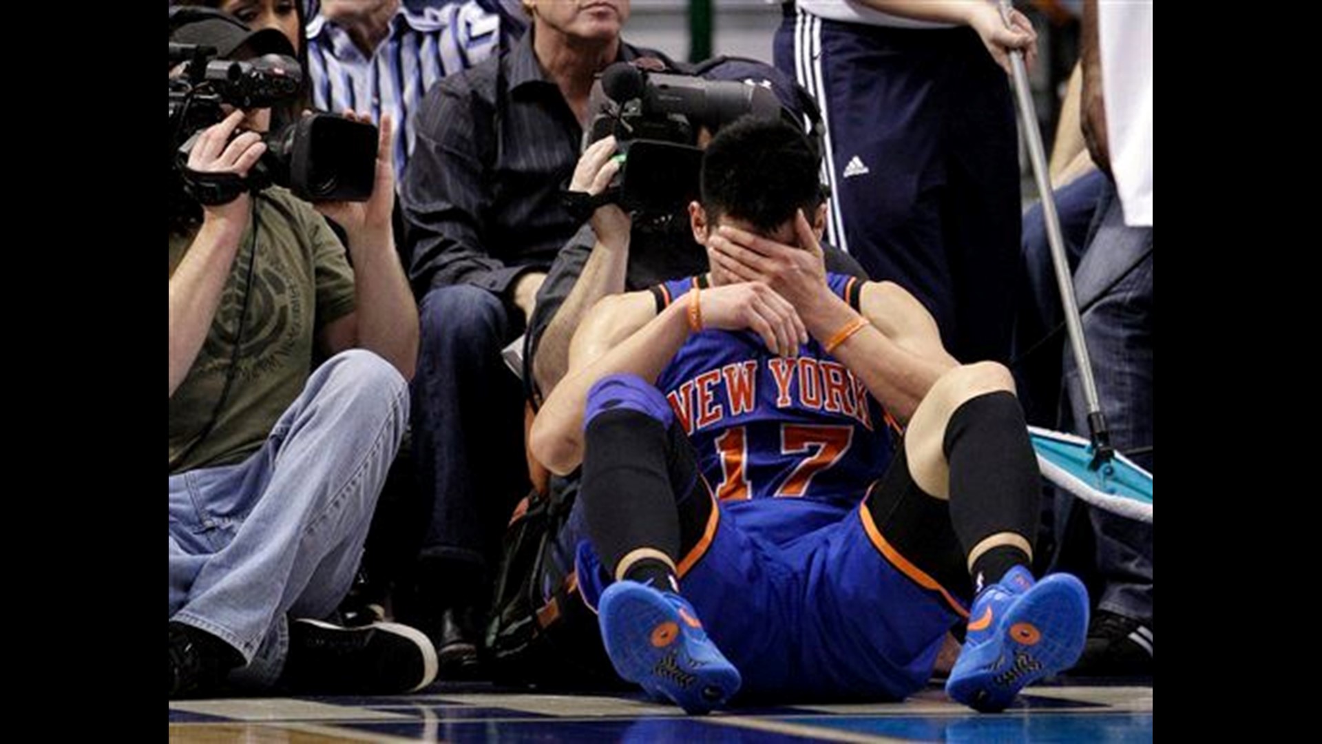 Lin-surgery! Knicks guard to have knee operation | cbs8.com