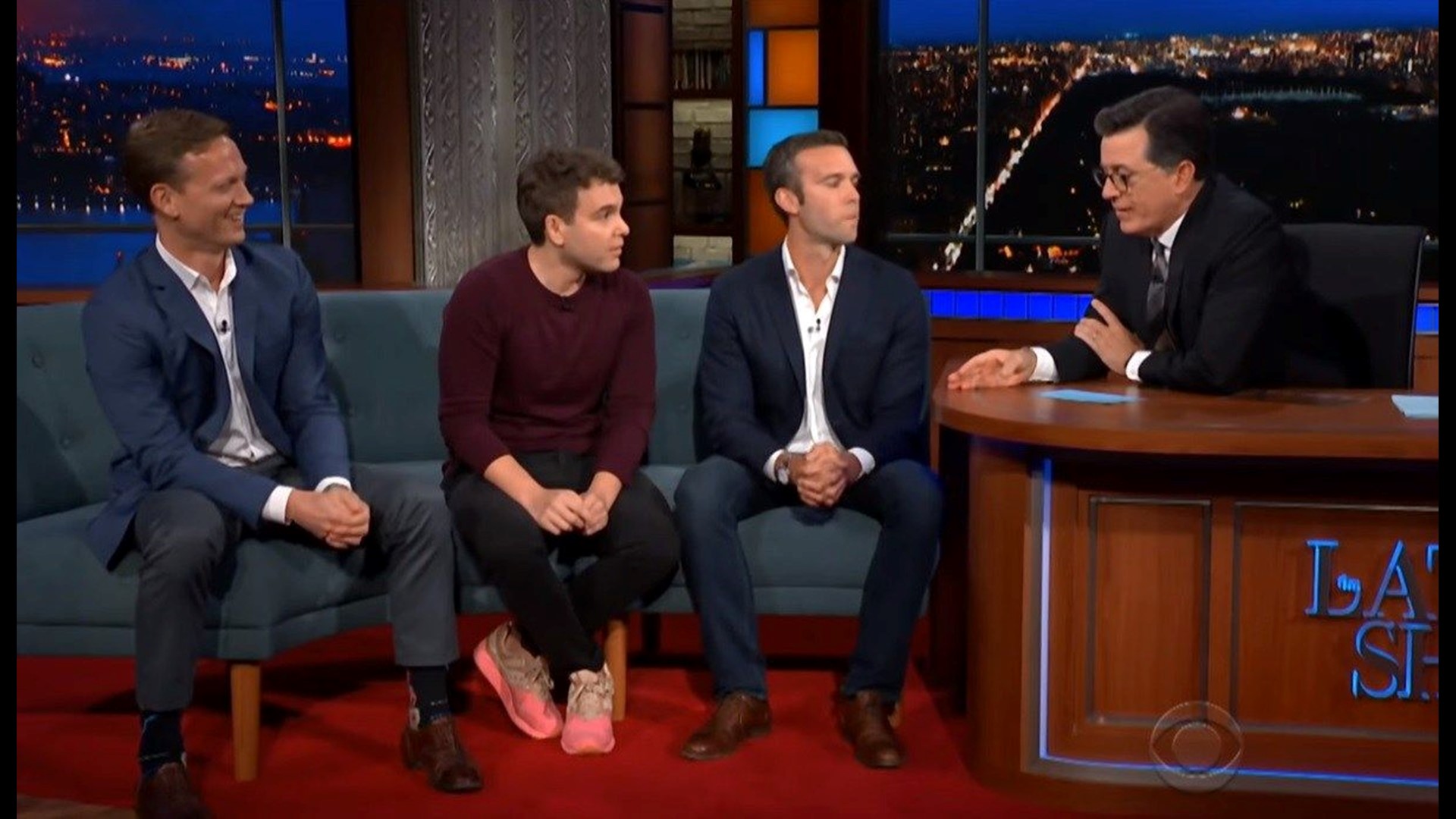 Pod Save America Hosts: They Should Be Afraid Of Omarosa | cbs8.com