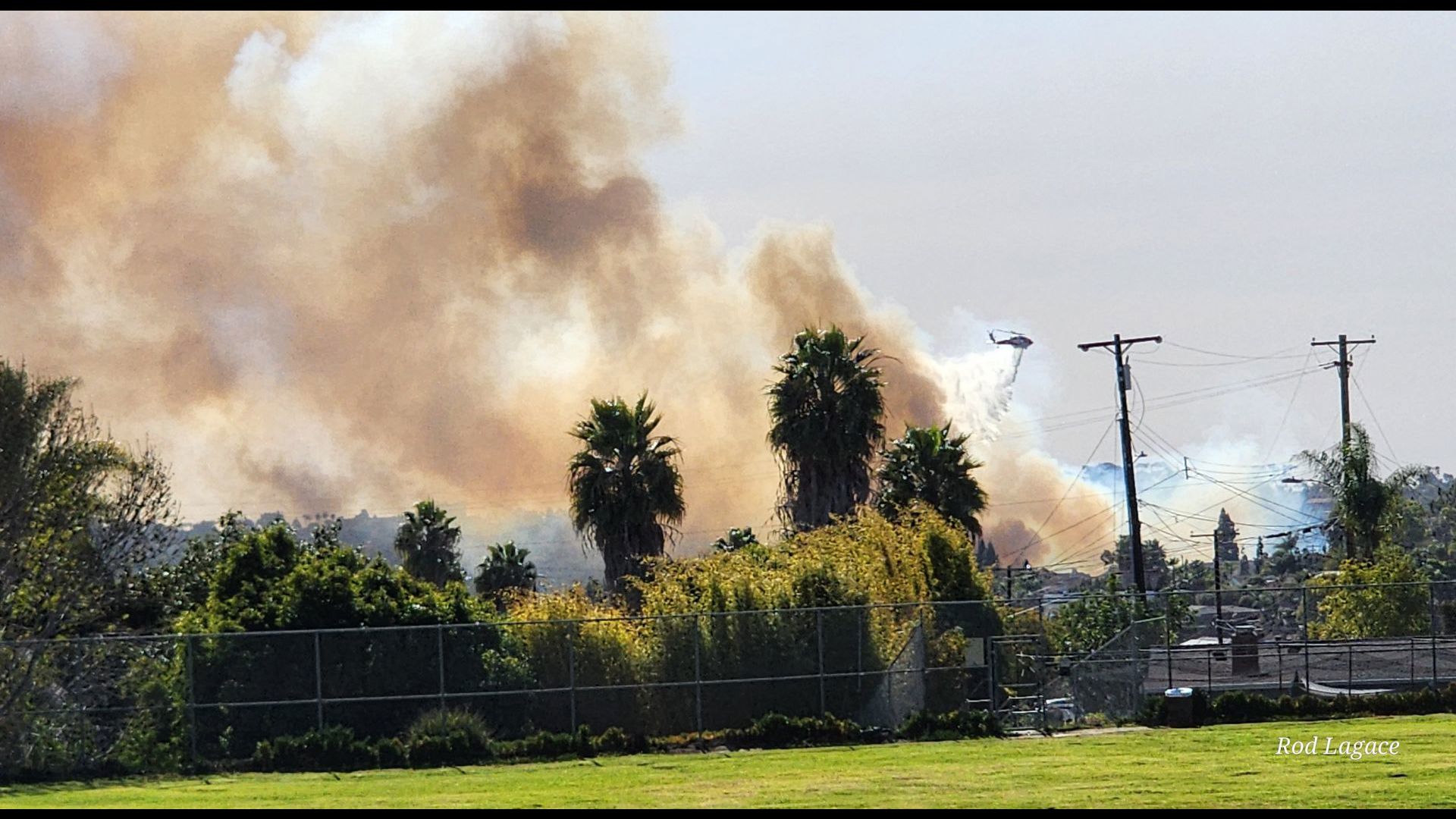 Brush fire, smoke, flames in San Diego near Fashion Valley Friars Rd ...