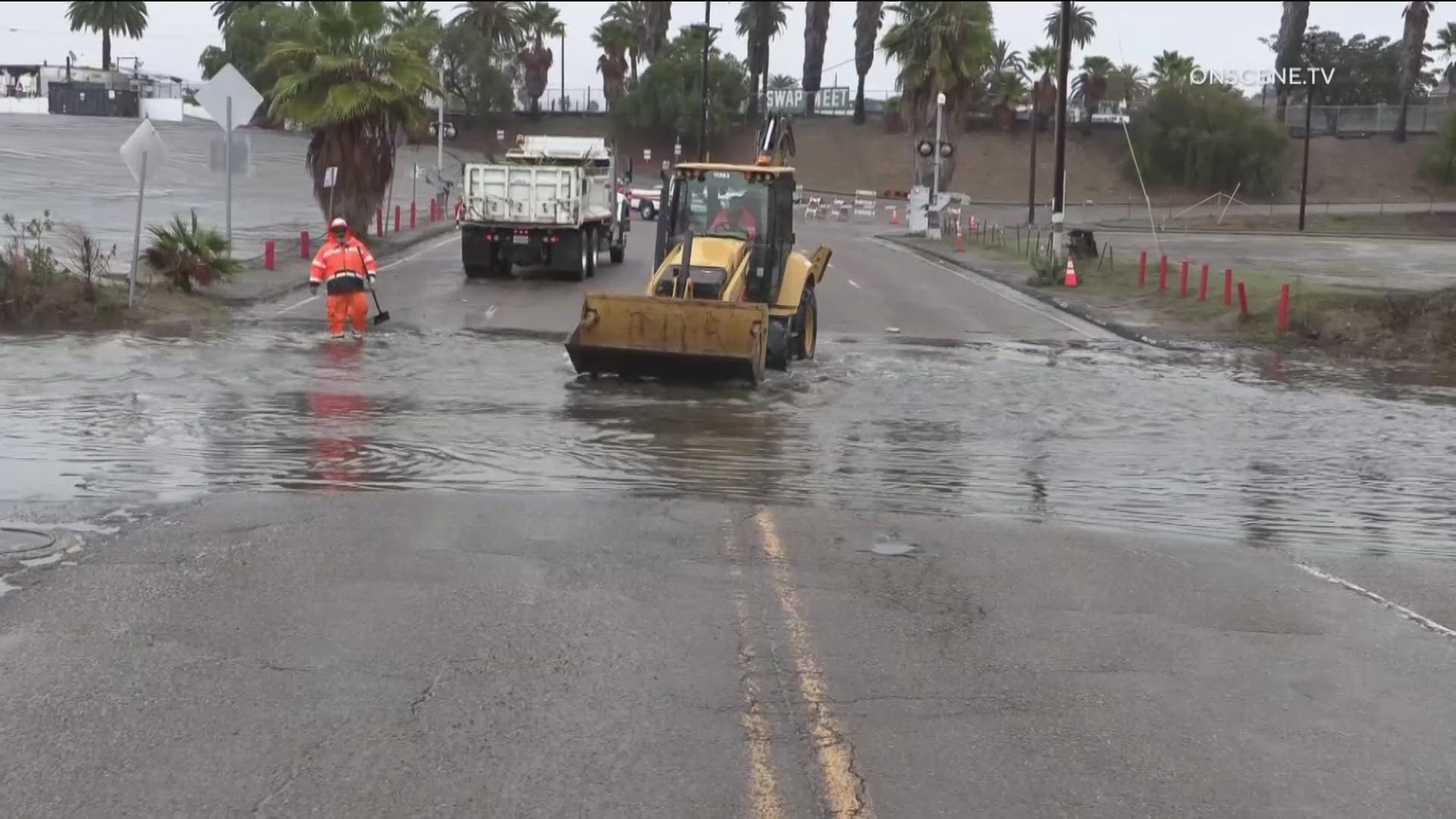 Amazon trucks crash on slick San Diego freeways, closing roads | cbs8.com