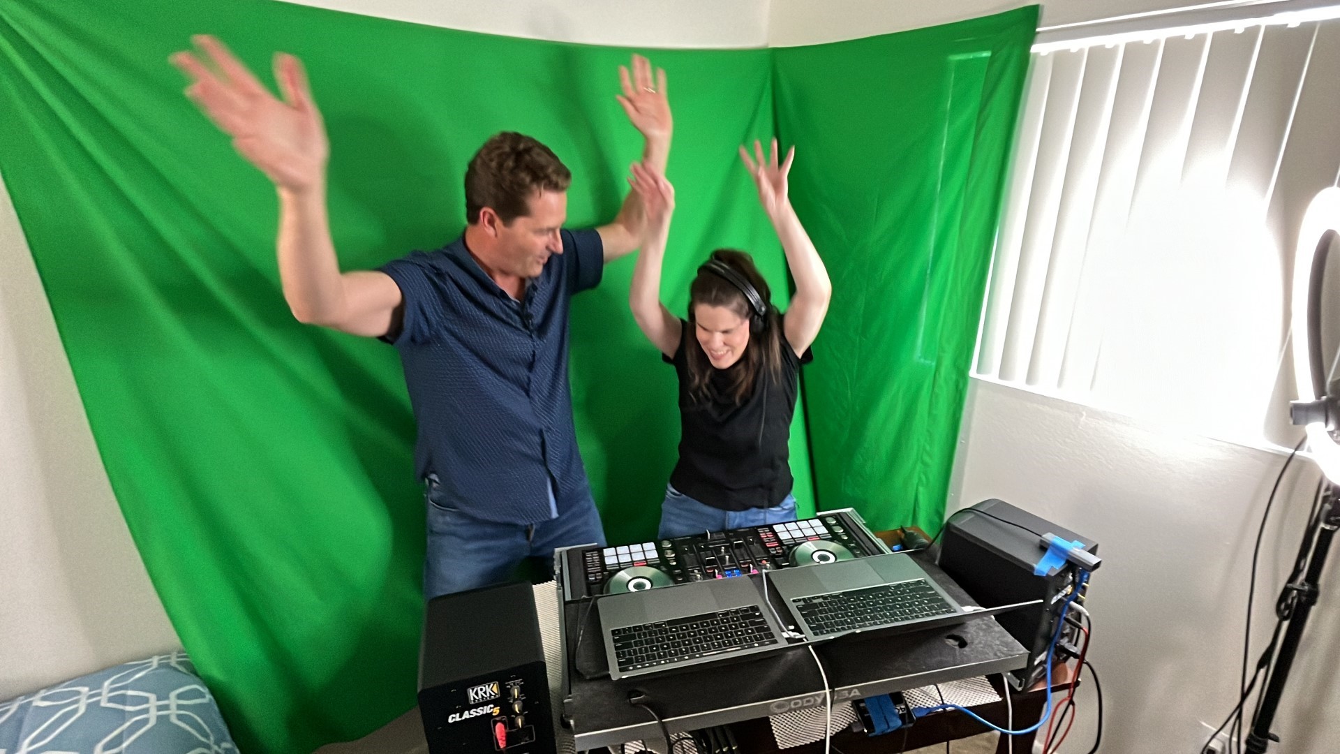 Blind deejay 'DJ Hey' finds her groove with Trance music | cbs8.com