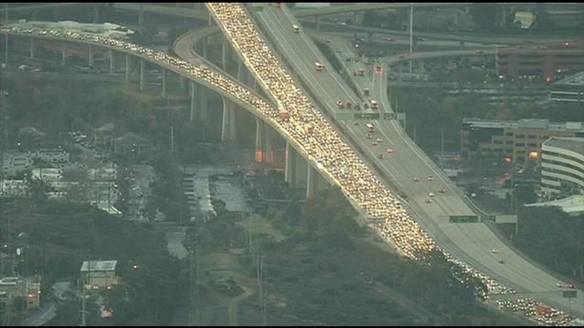 Multi Vehicle Crash Snarls Traffic On I 805 In Kearny Mesa Cbs8