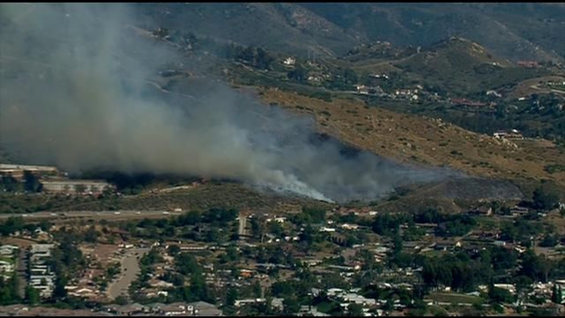 El Cajon Brush Fire: Spares buildings but destroys commute | cbs8.com