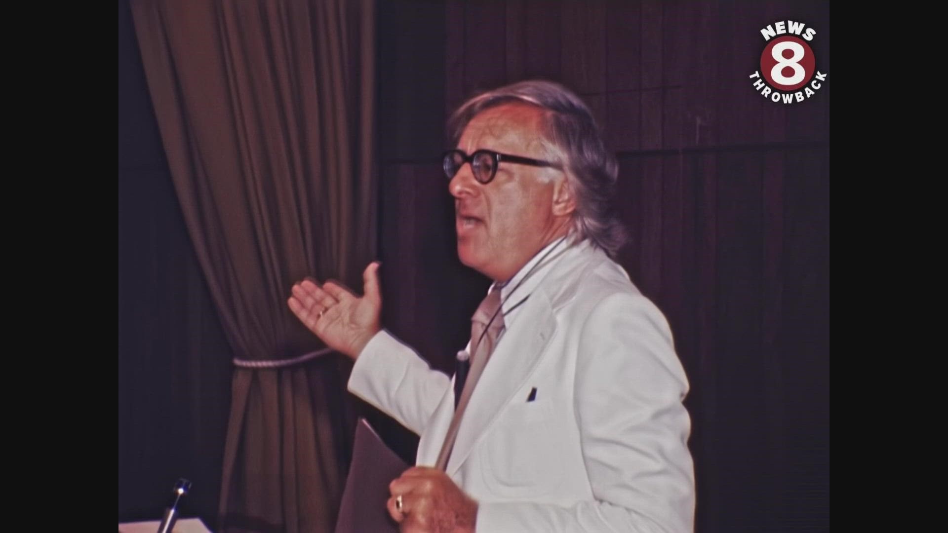 Ray Bradbury at Comic Con 1974 in San Diego | cbs8.com