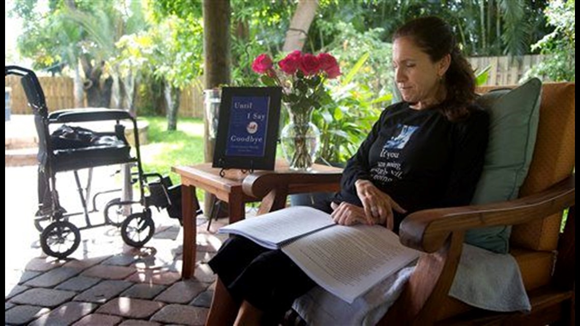 Reporter faces life's toughest deadline with book | cbs8.com