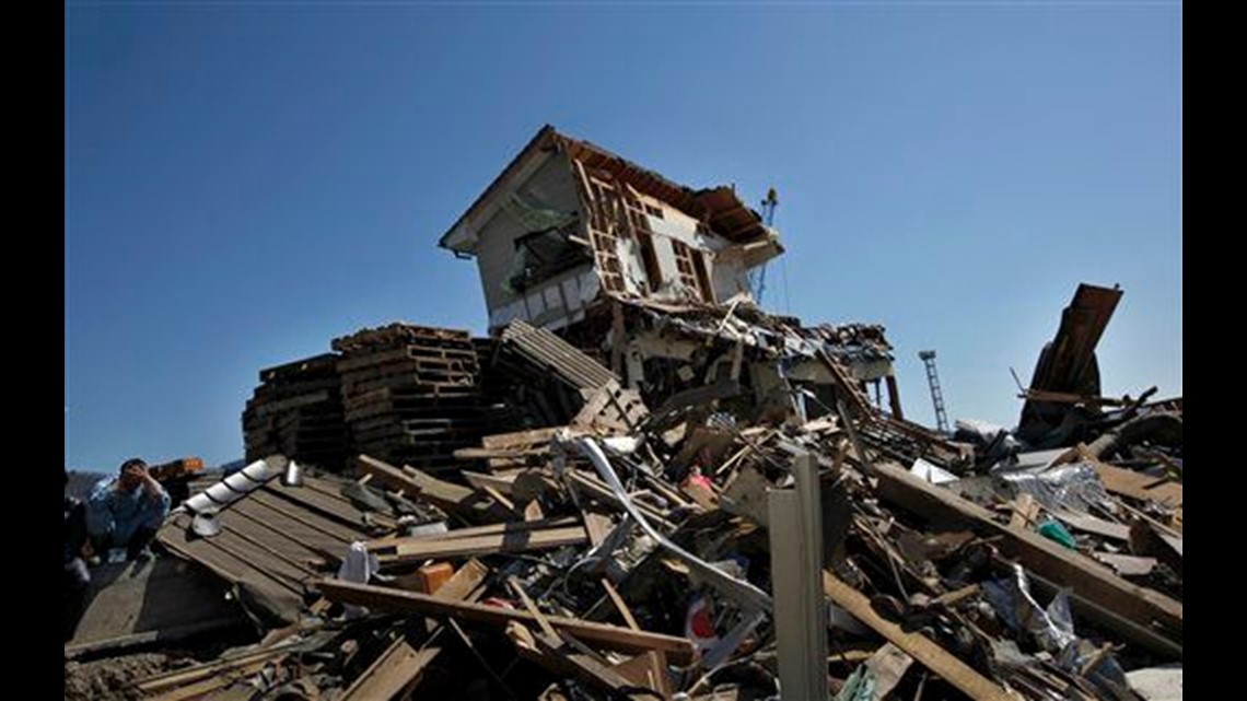 Workers pump nitrogen into damaged nuclear plant | cbs8.com
