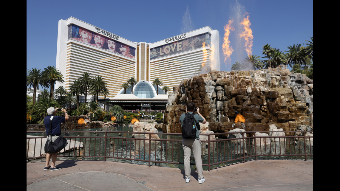 Iconic Mirage closes its doors on the Las Vegas Strip | cbs8.com