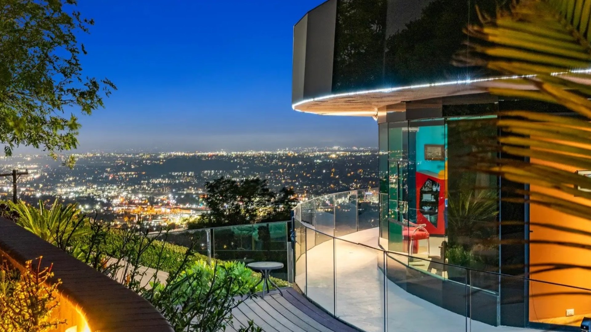 Rotating home in San Diego hits the market at $5.3M | cbs8.com