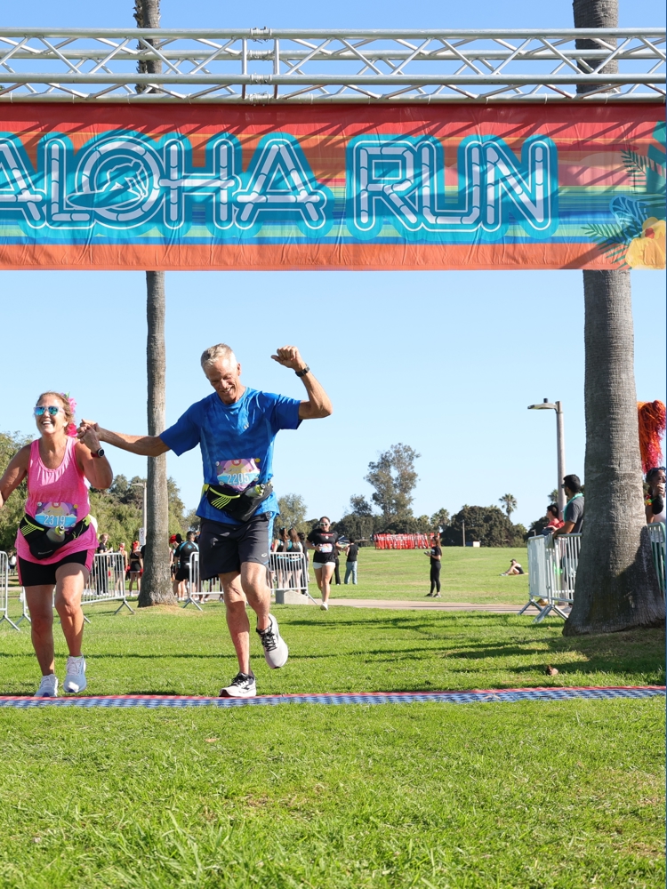 Nurse saves woman at 10K race in San Diego | cbs8.com