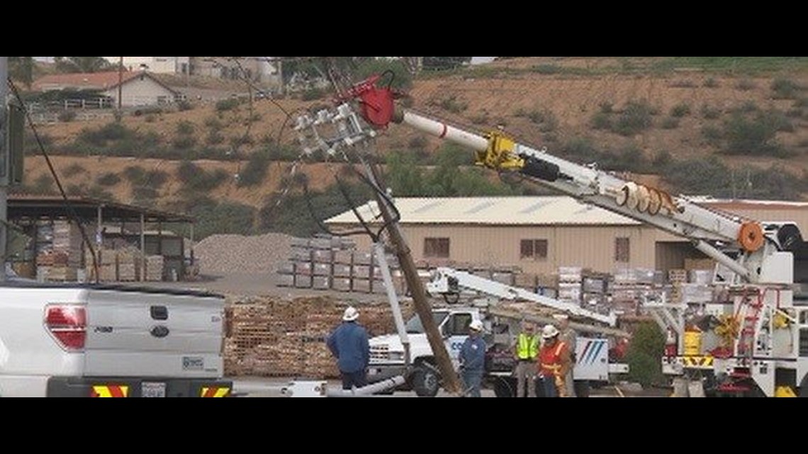Car knocks out power to more than 800 customers | cbs8.com