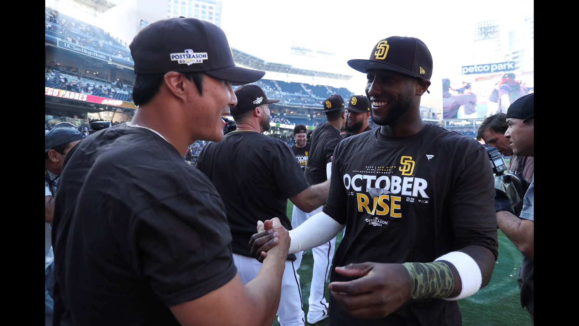 San Diego Padres party in clubhouse after clinching playoff spot | cbs8.com