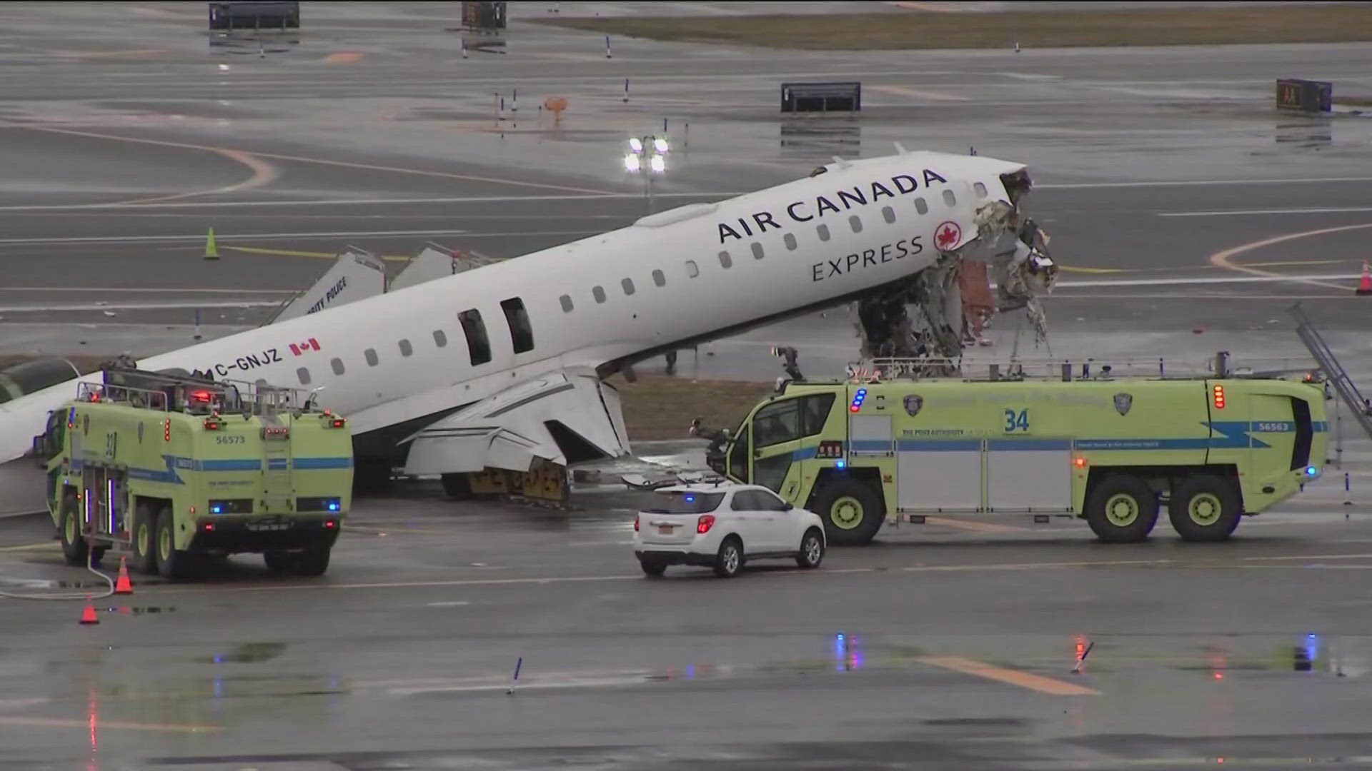 Deadly plane crash at LaGuardia Airport, similar to 2023 near-collision ...