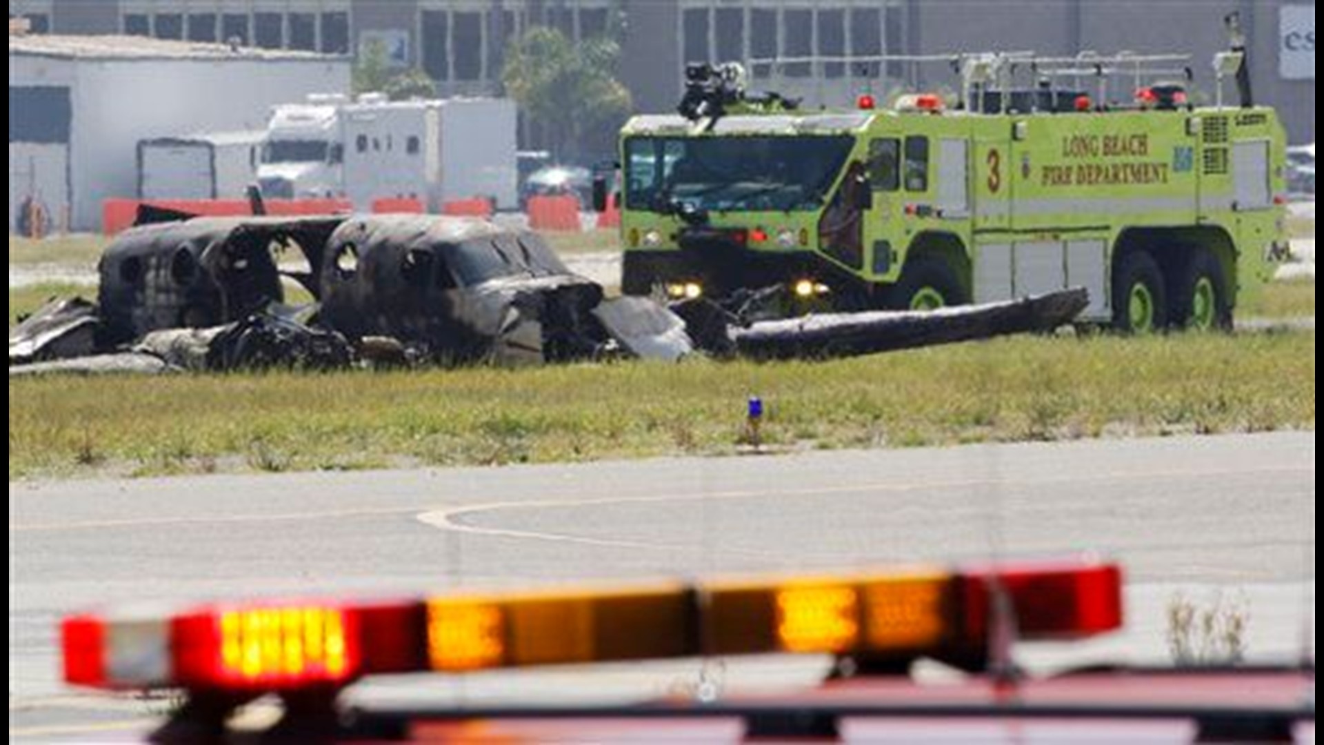 5 dead in plane crash at Long Beach airport in CA | cbs8.com