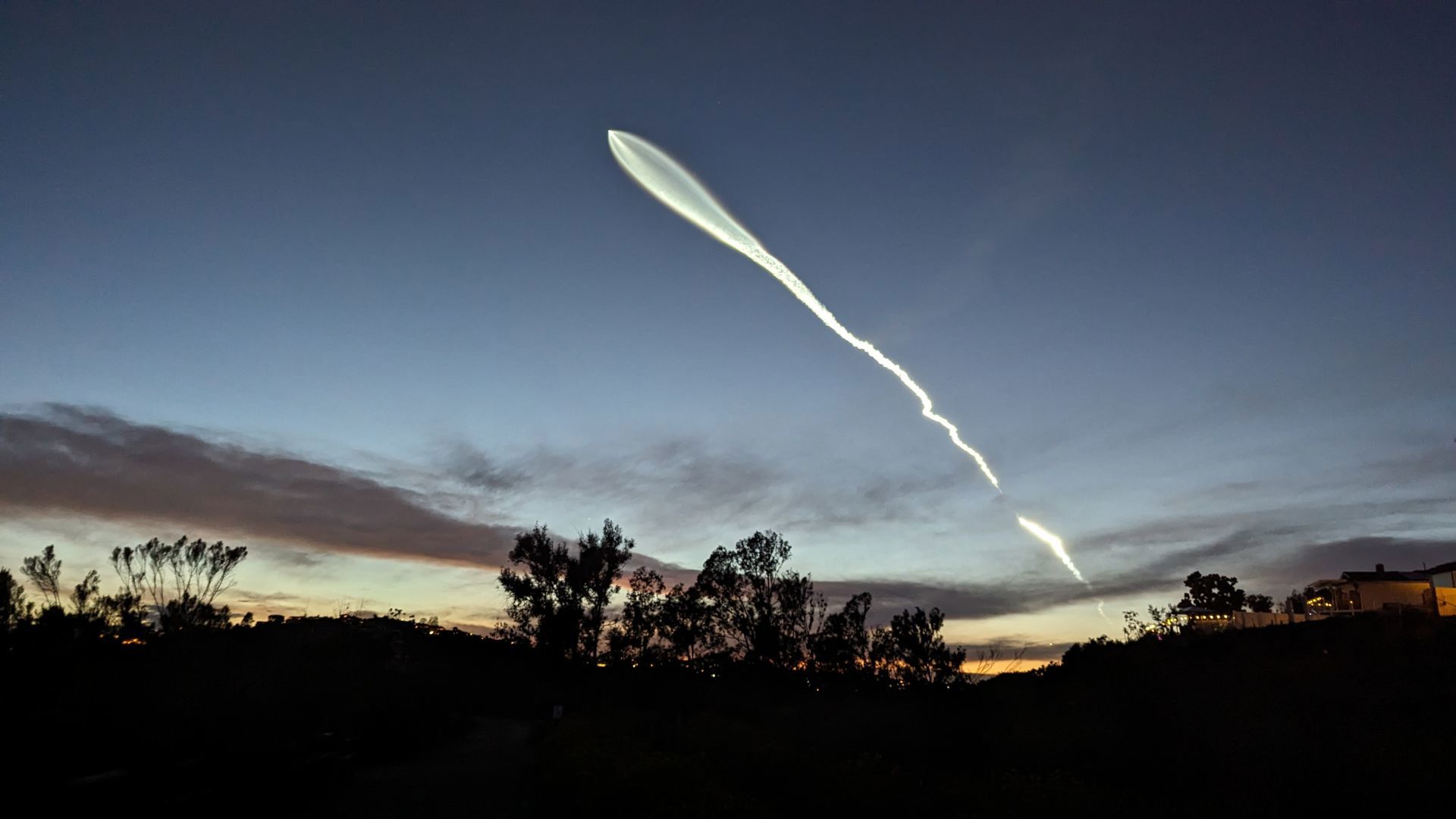 SpaceX launch seen over CA skies at sunset | cbs8.com