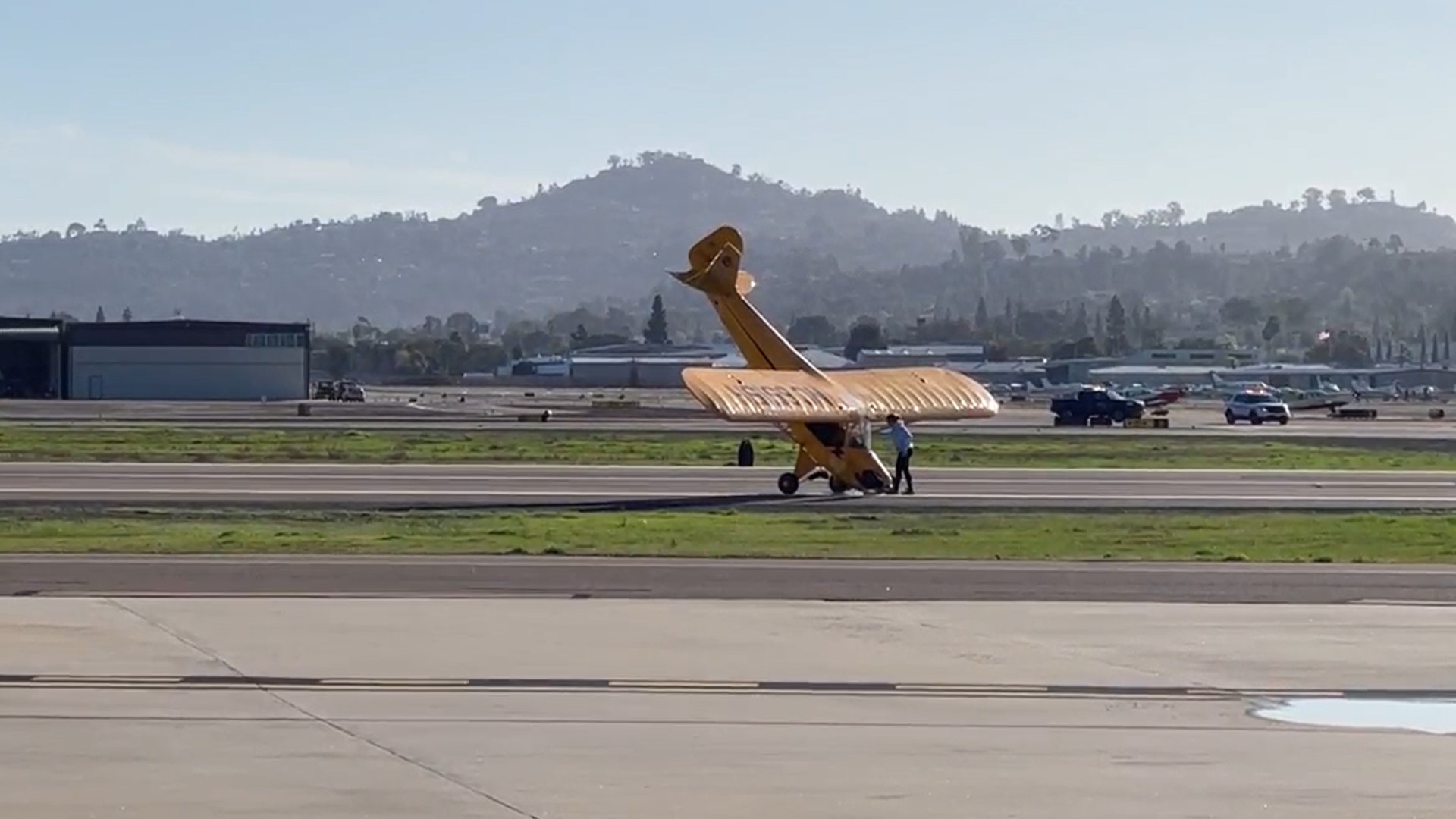 Small plane crashes on runway of Gillespie Field | cbs8.com