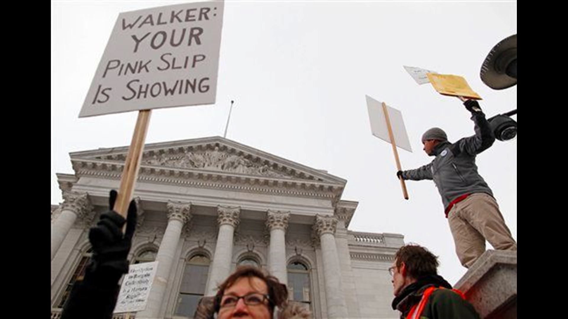 Wis. gov. says he won't accept union compromise | cbs8.com