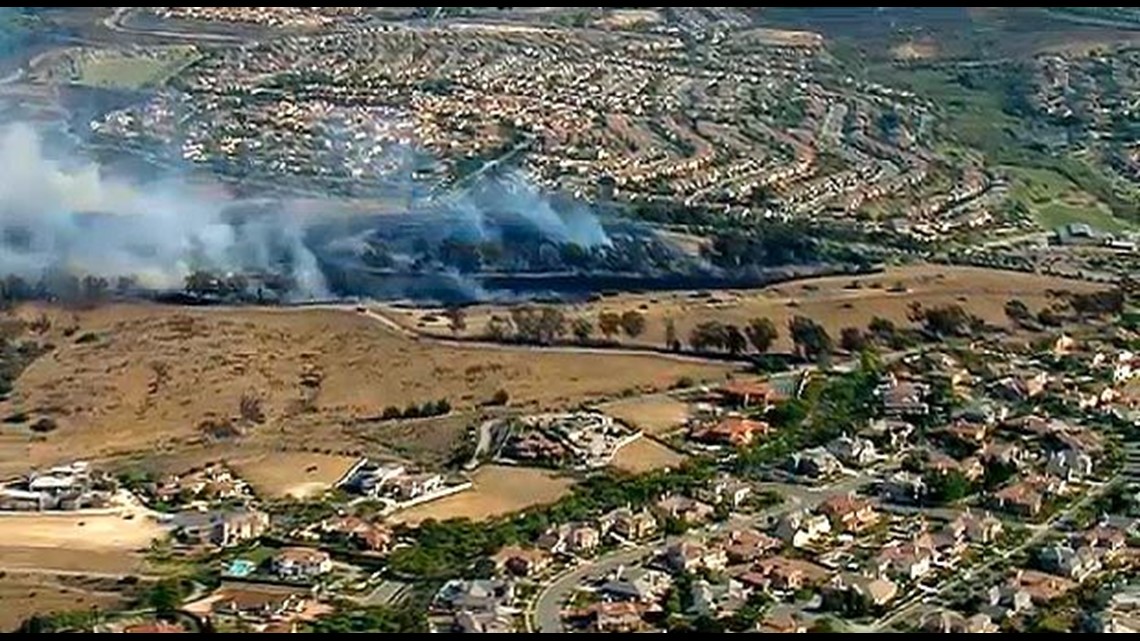 Brush fire knocked down in Chula Vista off Otay Lakes Rd | cbs8.com