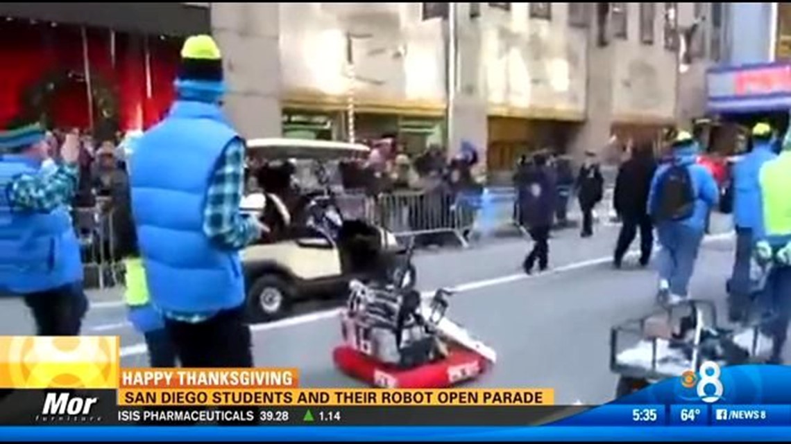 San Diego students and their robot open parade | cbs8.com