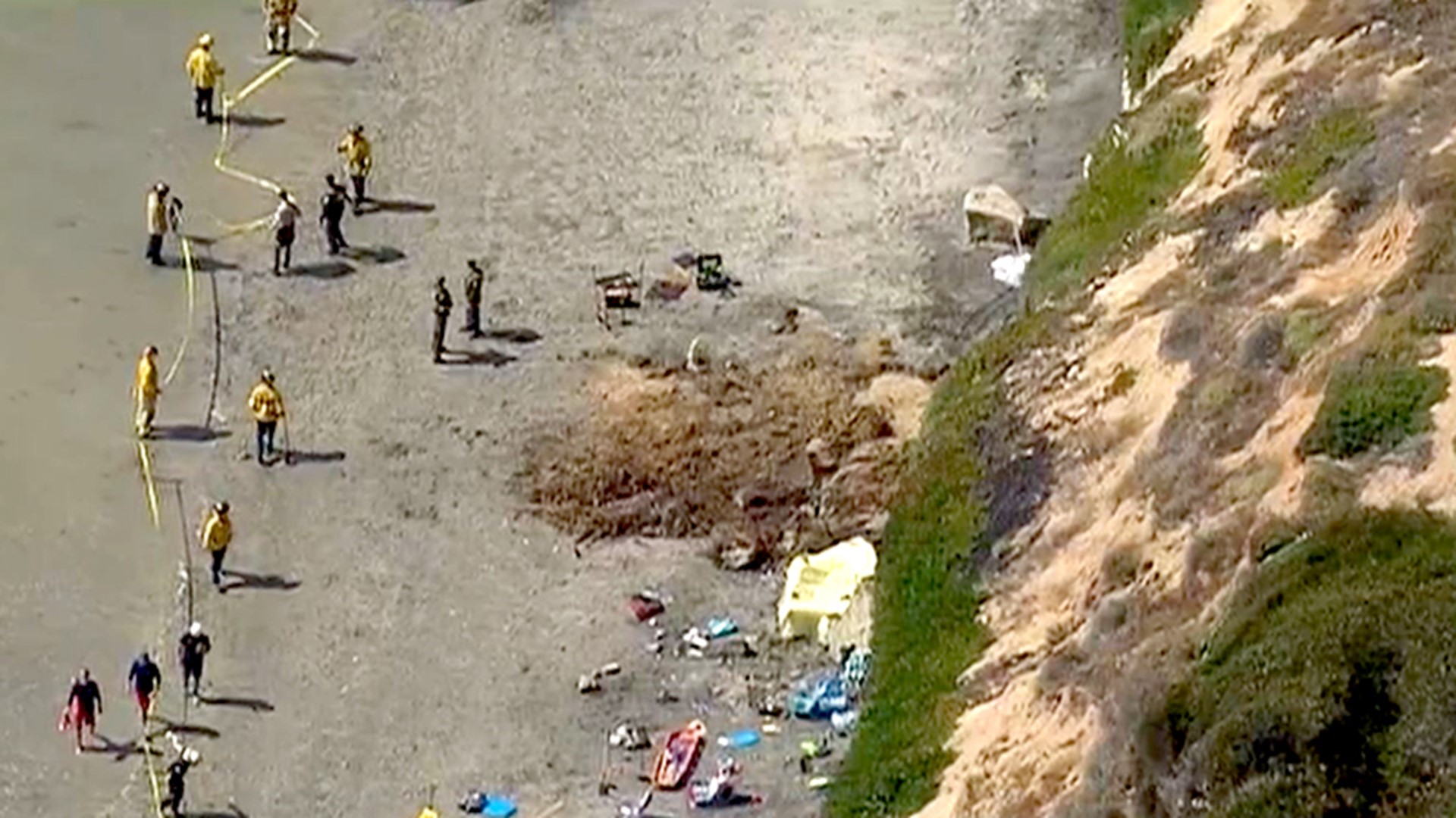 Leucadia sea-bluff collapse kills 3, injures 2 | cbs8.com