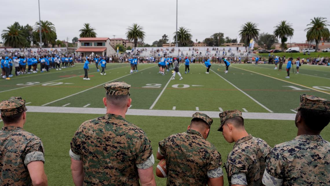 NFL Chargers walkthrough at Camp Pendleton, meet with Marines | cbs8.com