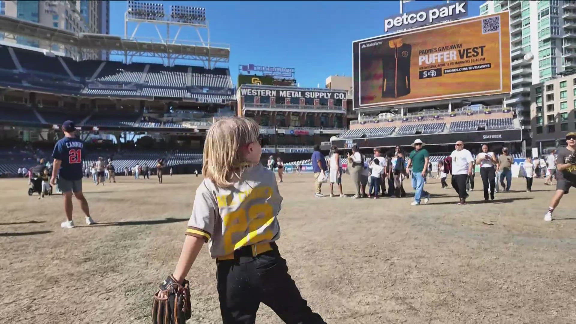 Padres FanFest returns to Petco Park Saturday | cbs8.com
