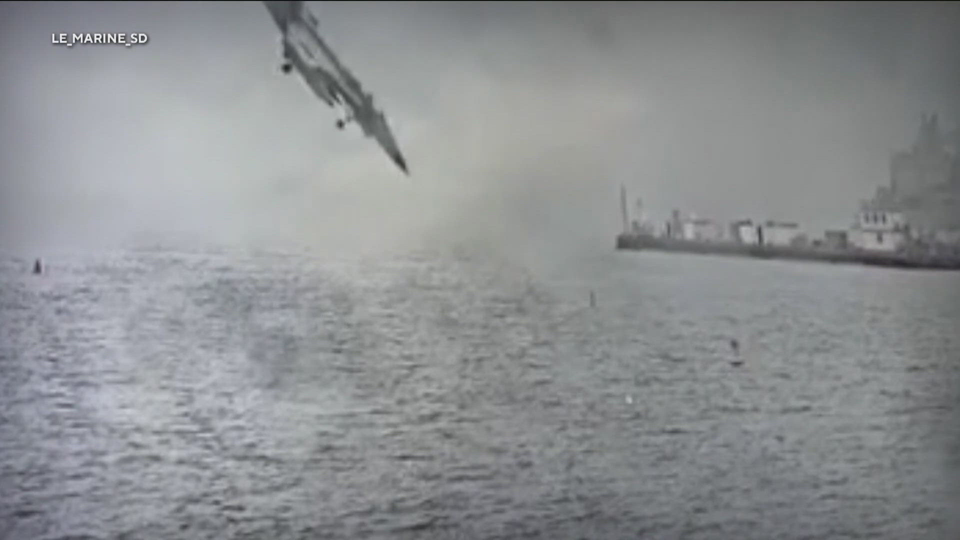 Crews still cleaning up wreckage from San Diego Navy plane crash | cbs8.com