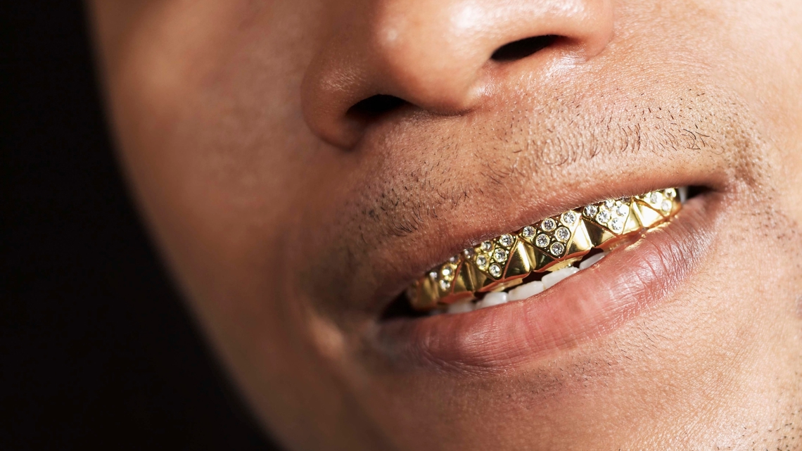 Donovan inmate, officer smuggle gold, diamond grill into prison | cbs8.com