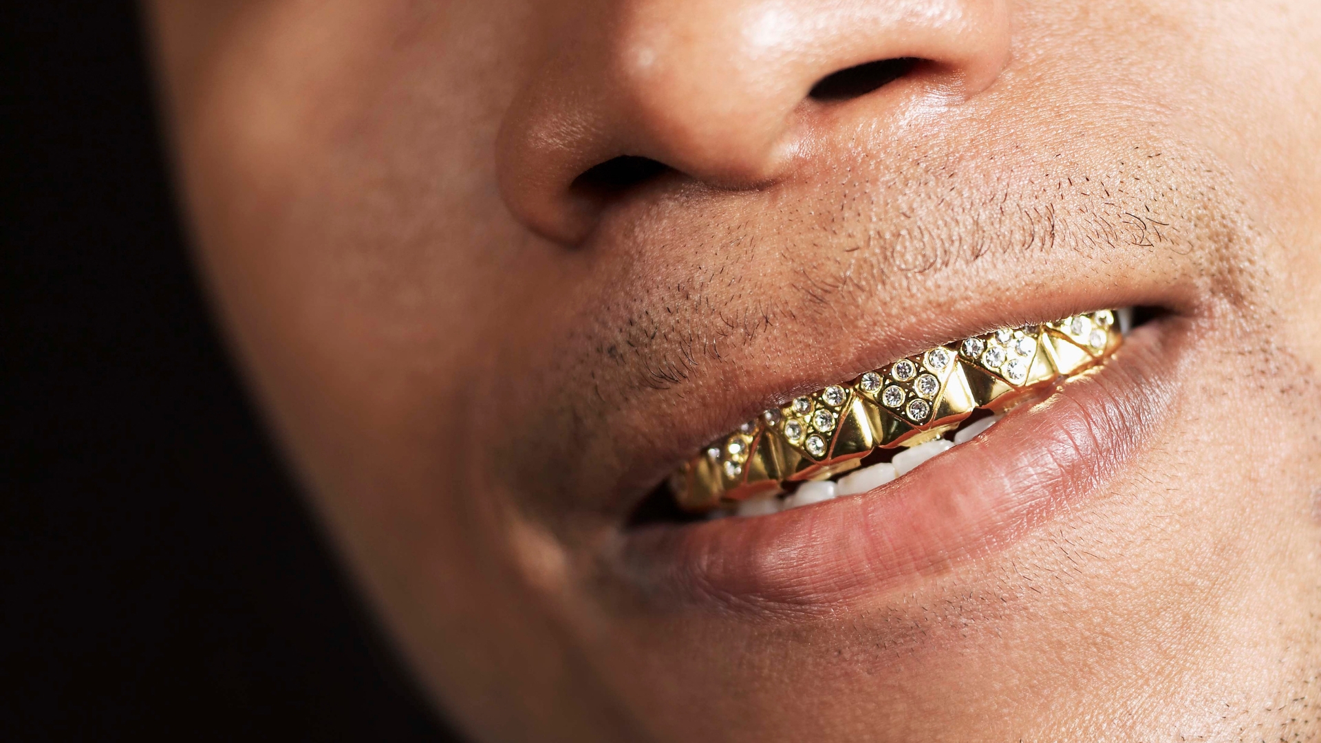 Donovan inmate, officer smuggle gold, diamond grill into prison | cbs8.com