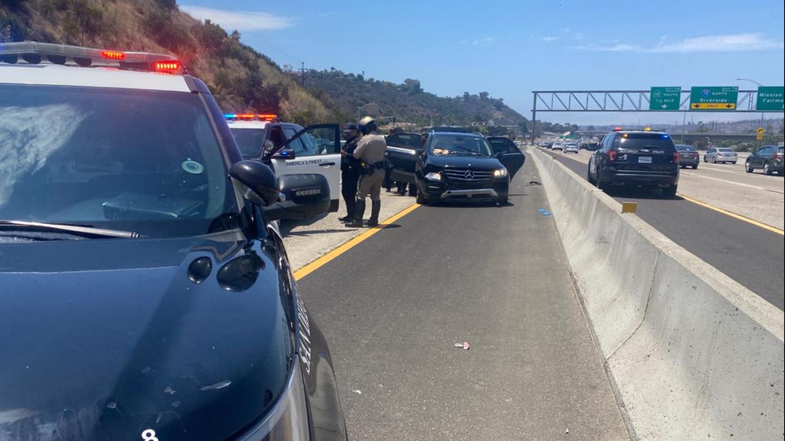 Two detained after I-8 freeway pursuit | cbs8.com