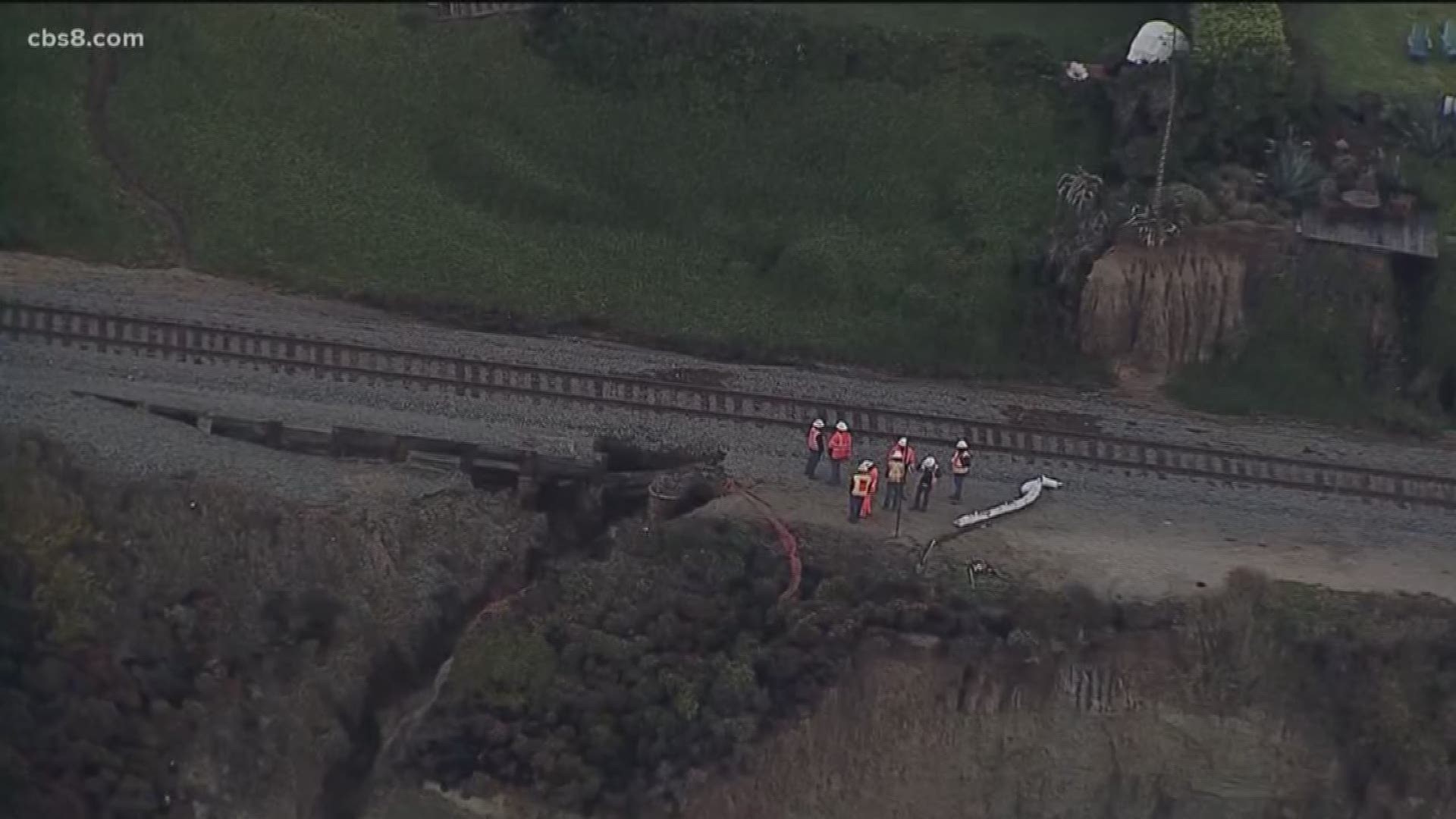 Cliff erosion along tracks in Del Mar | cbs8.com
