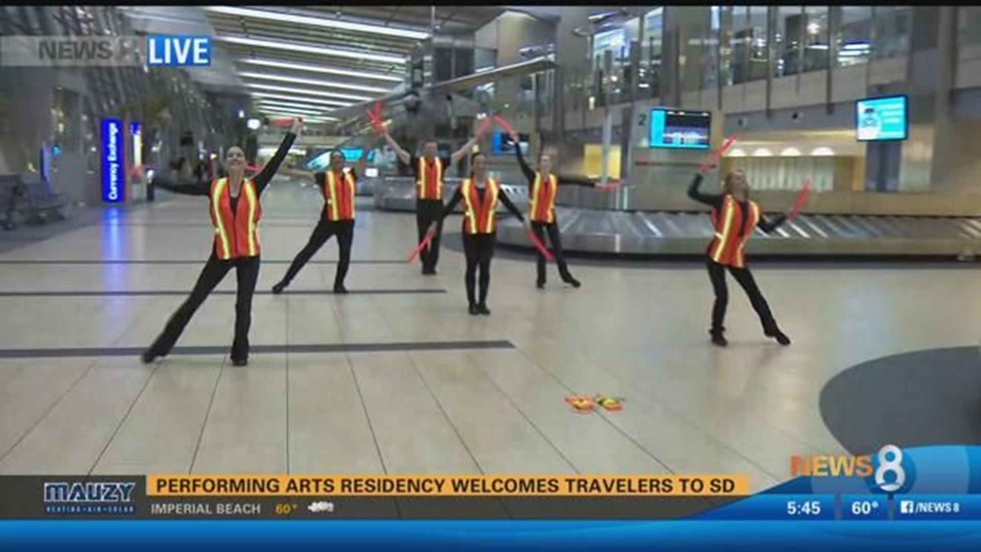 High-flying entertainment at the airport | cbs8.com