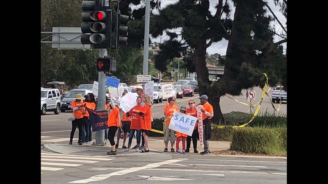 Gun show in Del Mar resumes after nine month hiatus | cbs8.com