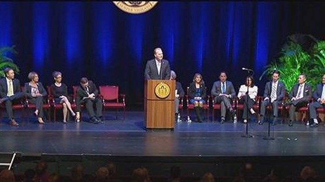 New and re-elected San Diego city leaders take office | cbs8.com