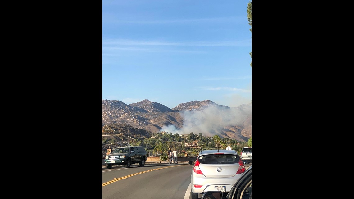 Crews battle brush fire in Lakeside | cbs8.com