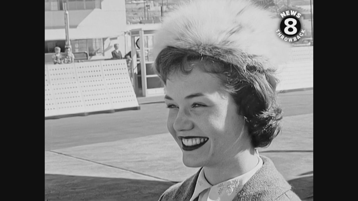 Miss America 1961 Nancy Anne Fleming arrives in San Diego November 1960 ...