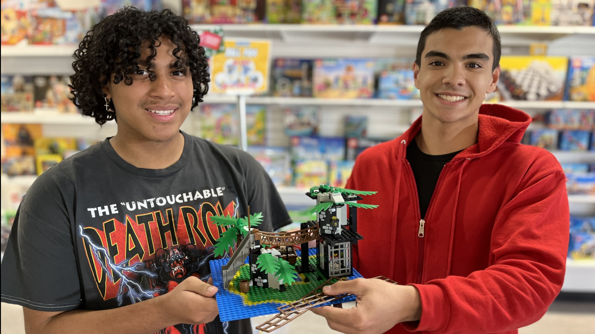 Bricks & Minifigs shop turns your old Legos into loot | cbs8.com