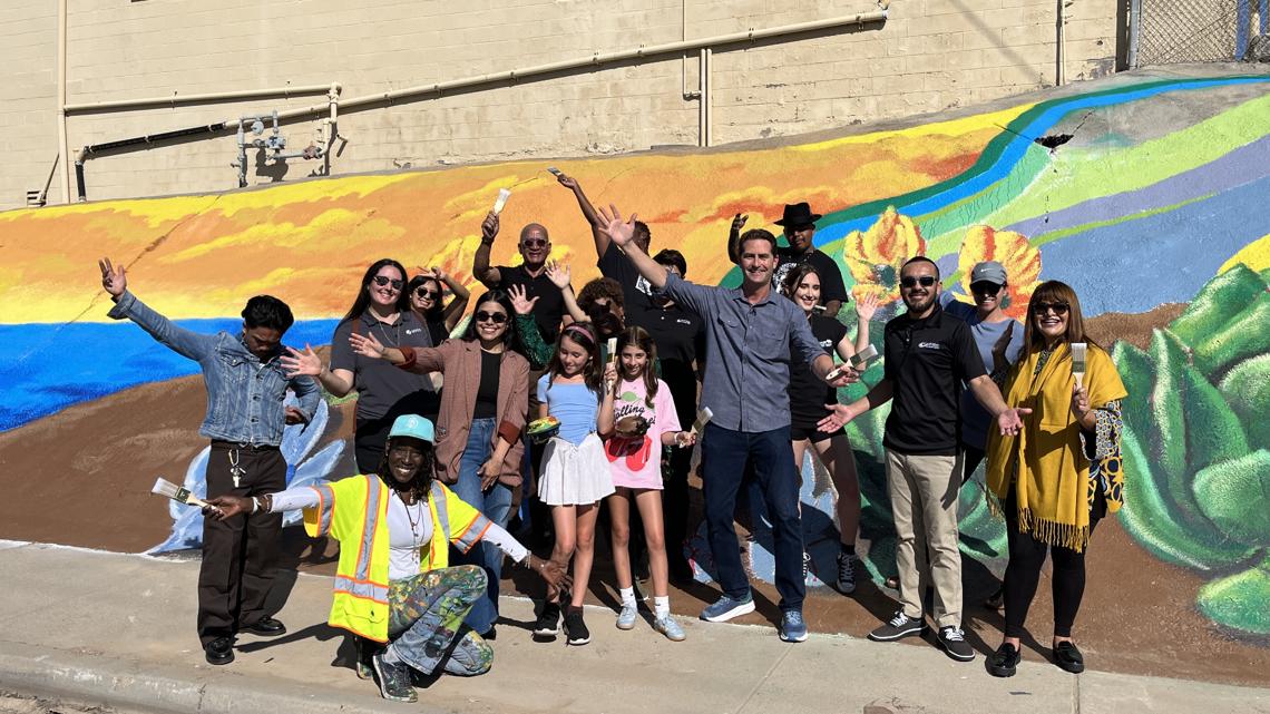 Volunteer artists transform Southeast San Diego with vibrant community murals | cbs8.com