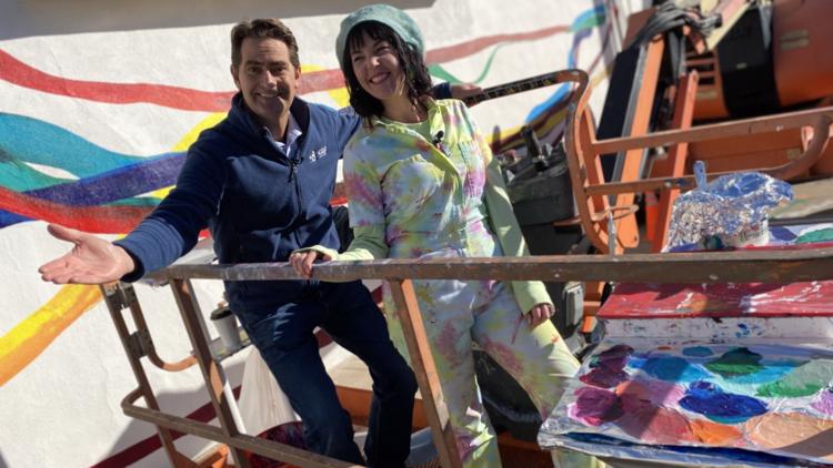 San Diego artist gives historic building a sizzling splash of color ...