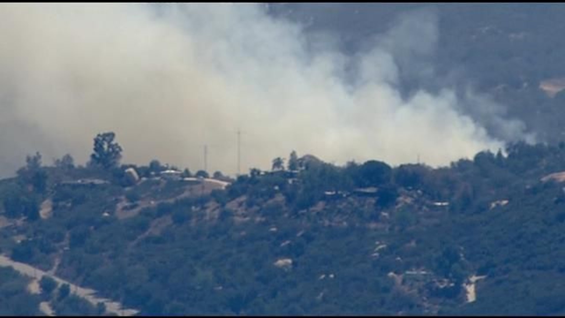 Brush fire erupts east of Jamul | cbs8.com