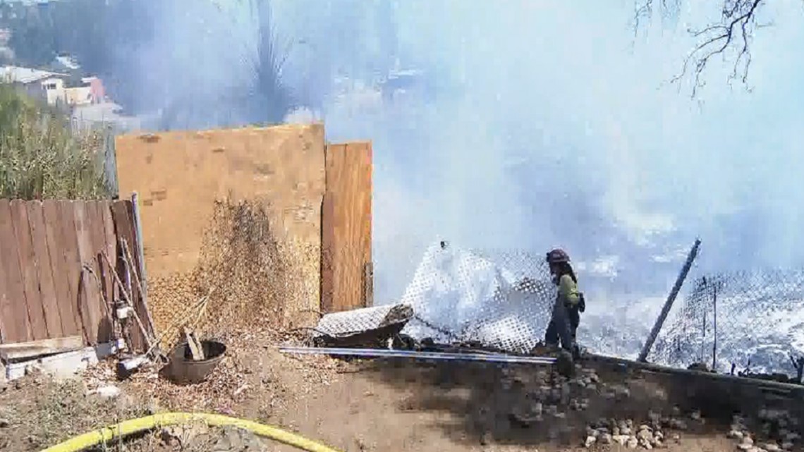 Crews quickly put out vegetation fire in Encanto | cbs8.com