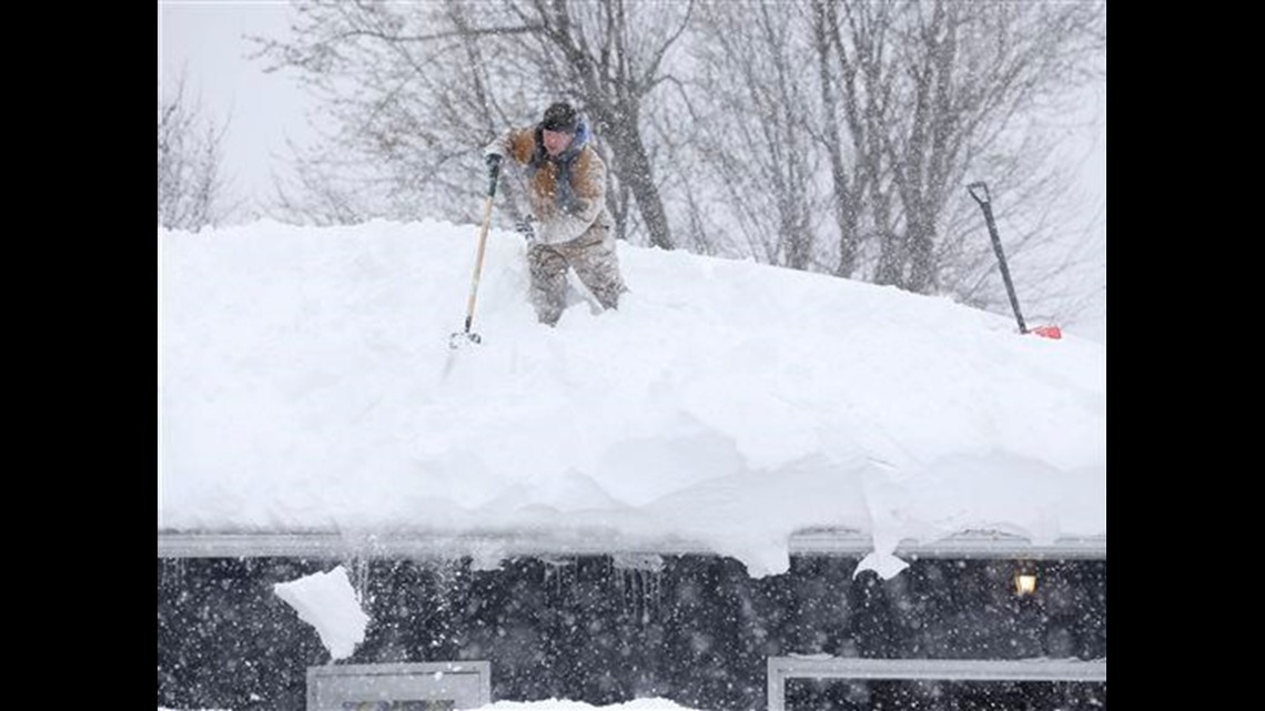 Roofs collapse as Buffalo clobbered by more snow | cbs8.com