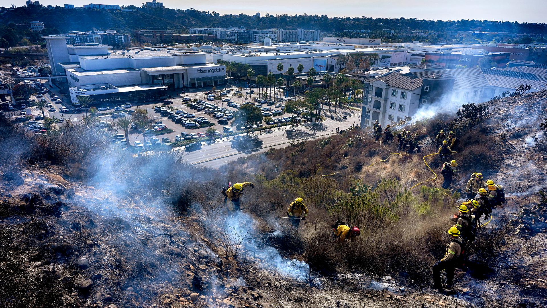 Brush fire, smoke, flames in San Diego near Fashion Valley Friars Rd ...