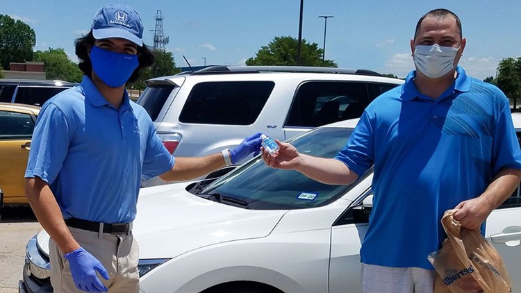 'Helpful Honda People' offer free gas to firefighters | cbs8.com