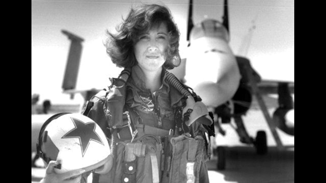 'That's how she's wired': Pilot lauded for handling crisis | cbs8.com