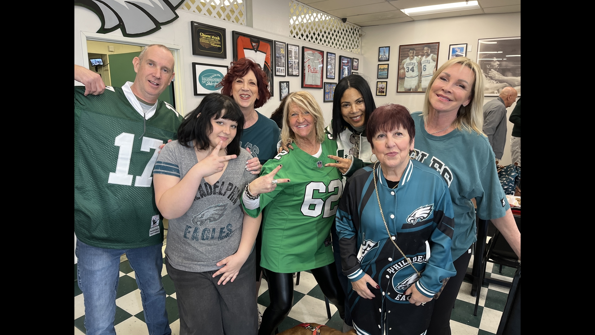 Fans flock to Philly Frank's for Super Bowl spirit | cbs8.com