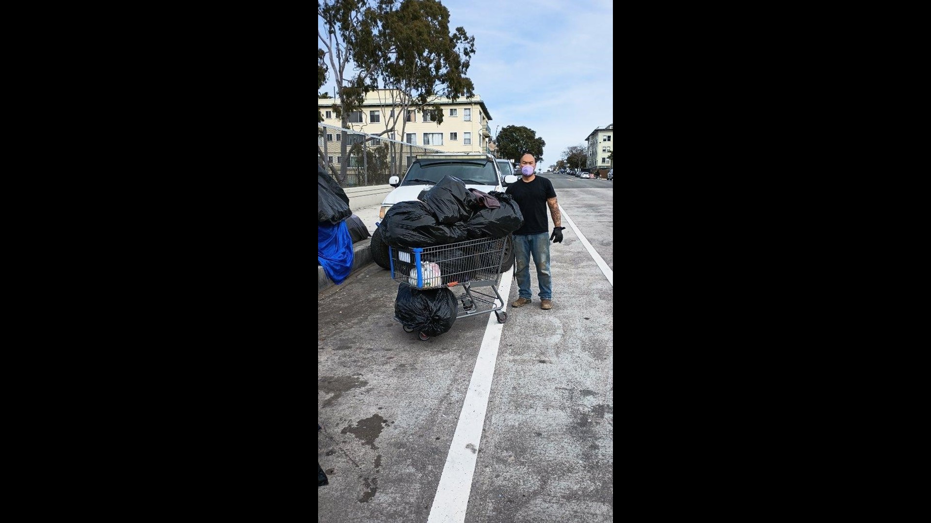 Two men clean up San Diego with "Homeless Trash Service" | cbs8.com