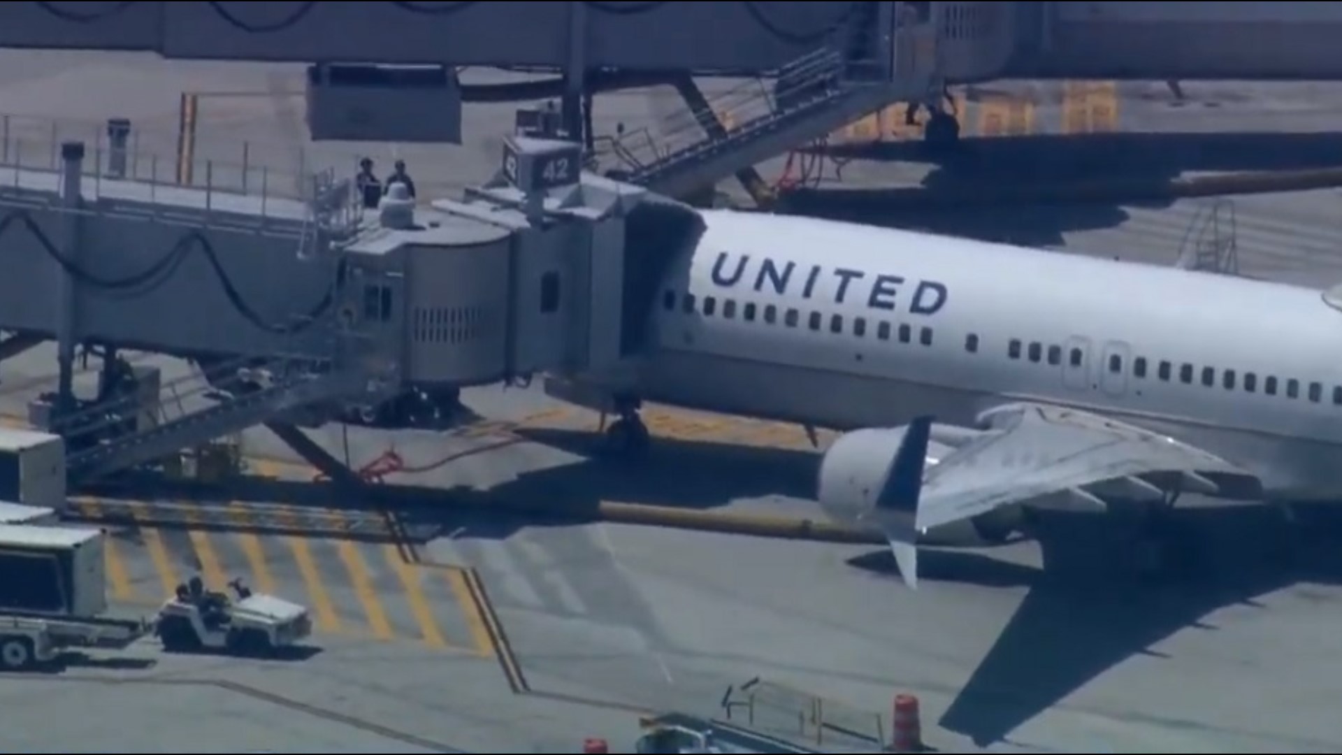 Aborted takeoff shuts down runway at San Diego airport | cbs8.com