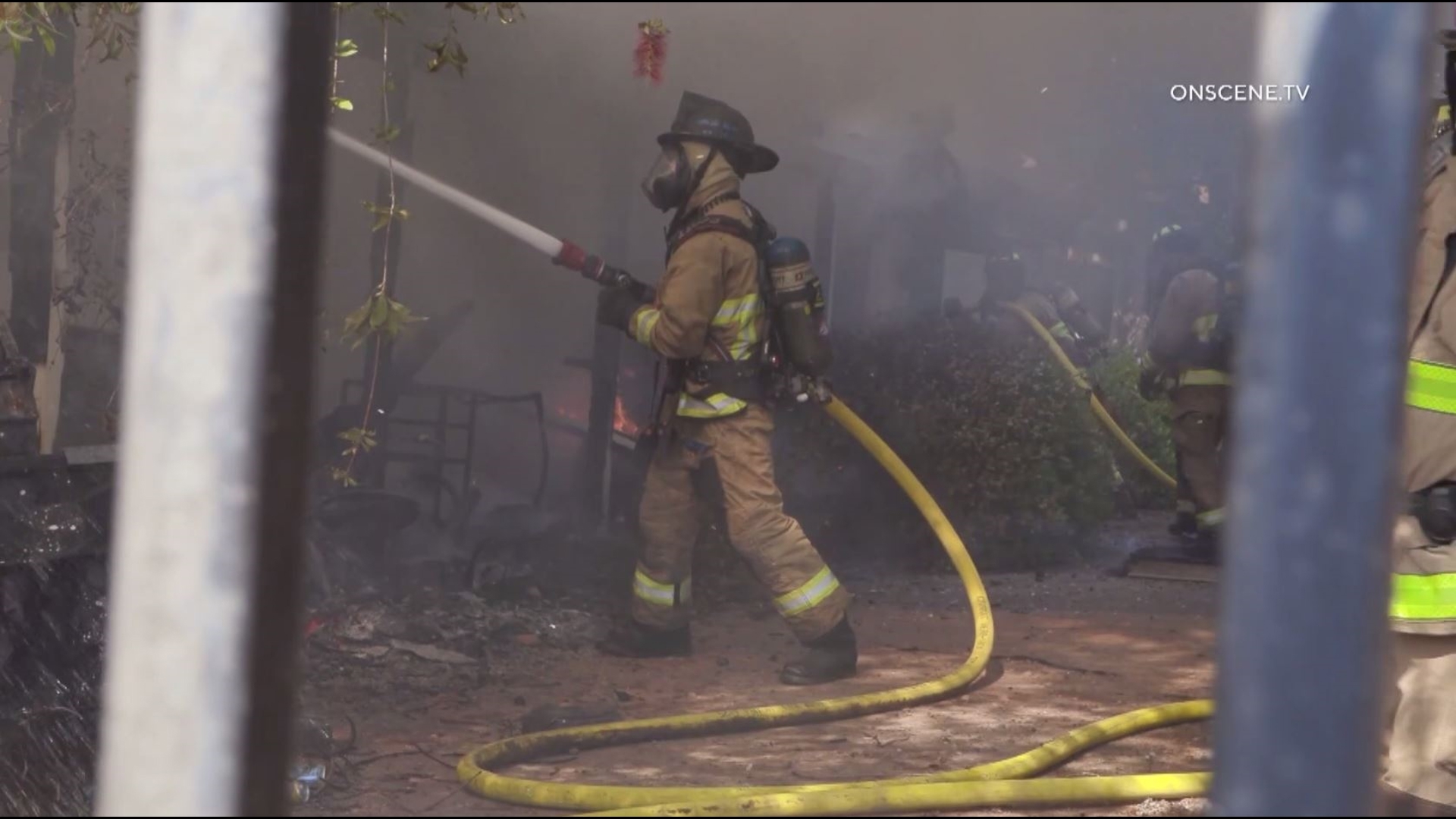Man saves woman from Spring Valley apartment fire | cbs8.com